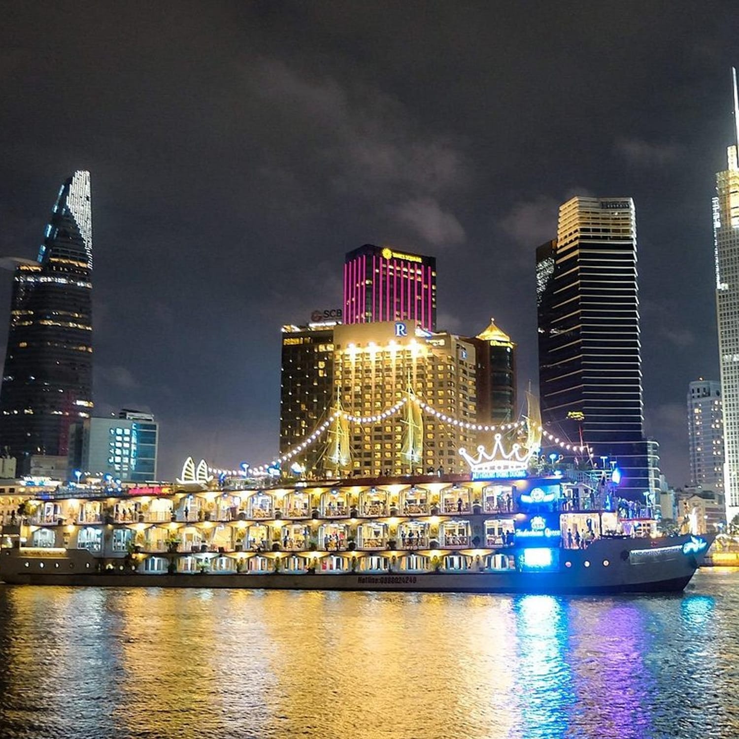 Saigon River Dinner Cruise: Buffet, Set Menu, Fine Dining