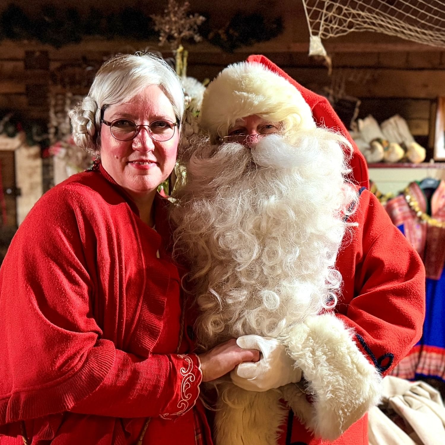 Santa Claus & Missis Claus in a secret hideaway, Levi