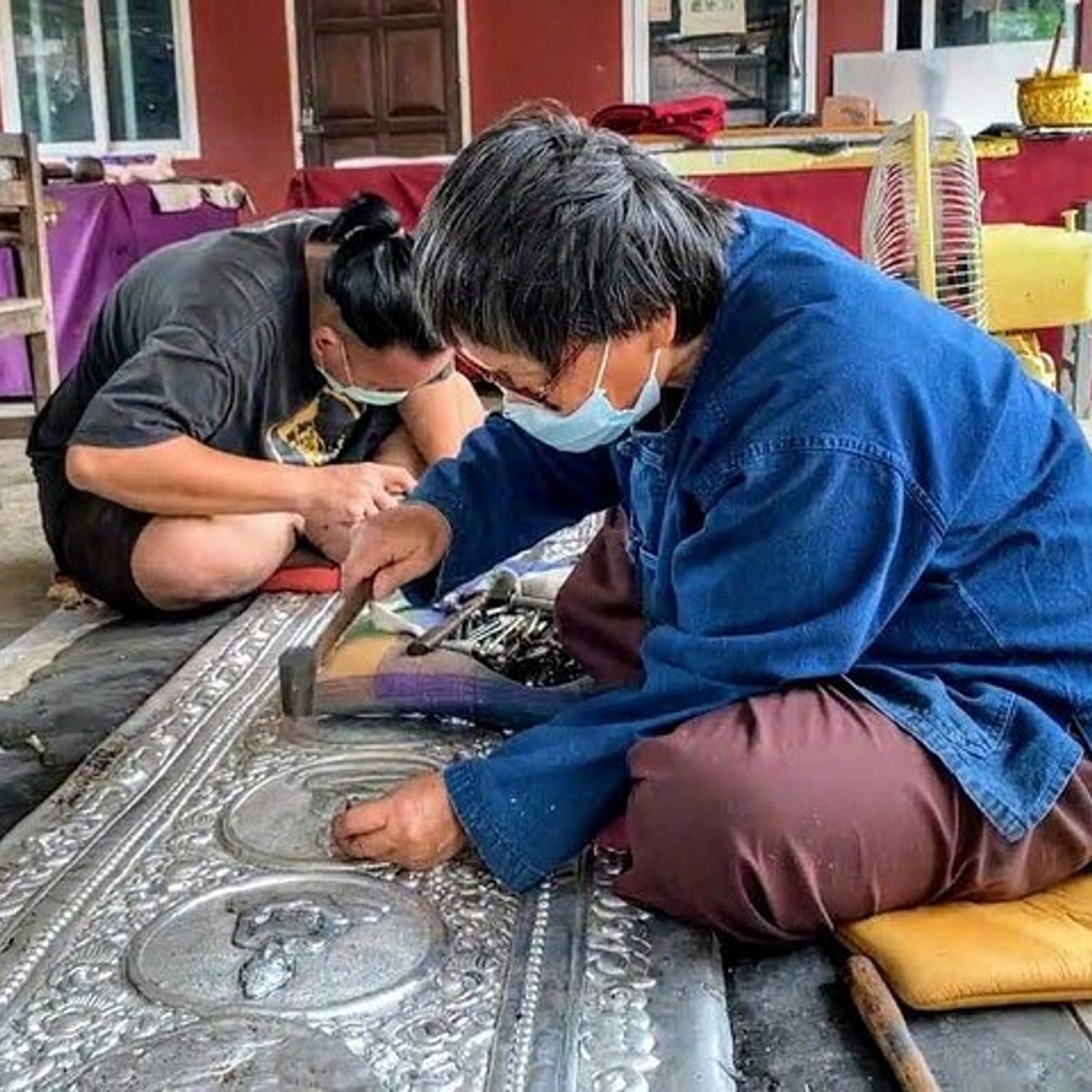 CNX - Talk to Buddhist monk & craft work in temple - share trip