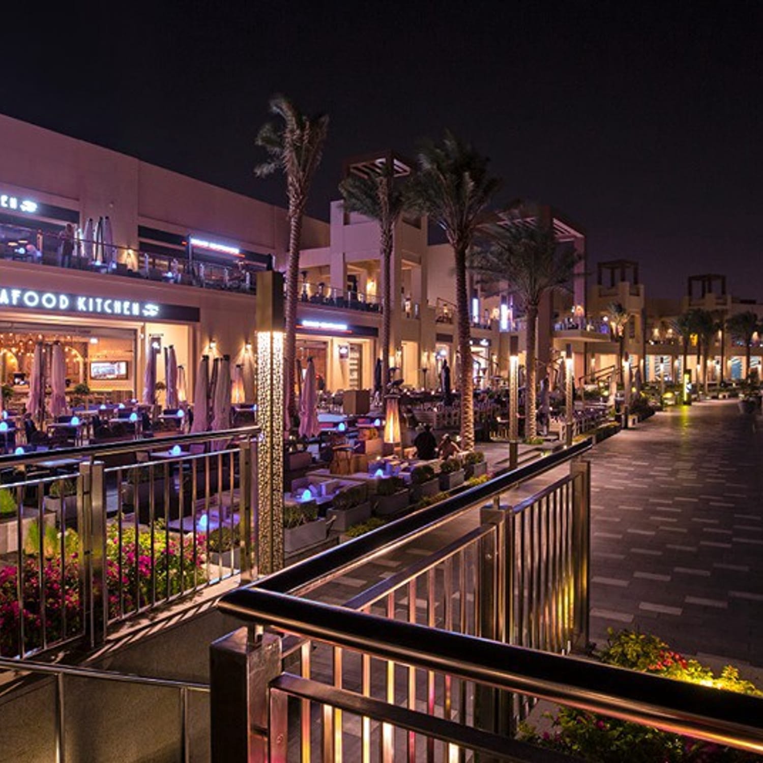 Palm Jumeirah Sunset and Fountain Show Dinner * Valid for minimum 4 persons