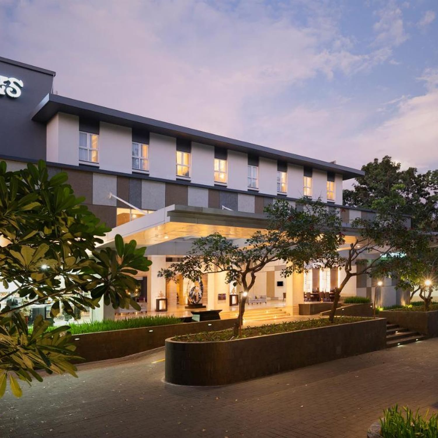 5 Nights Stay Hotel Santika Mataram - Lombok