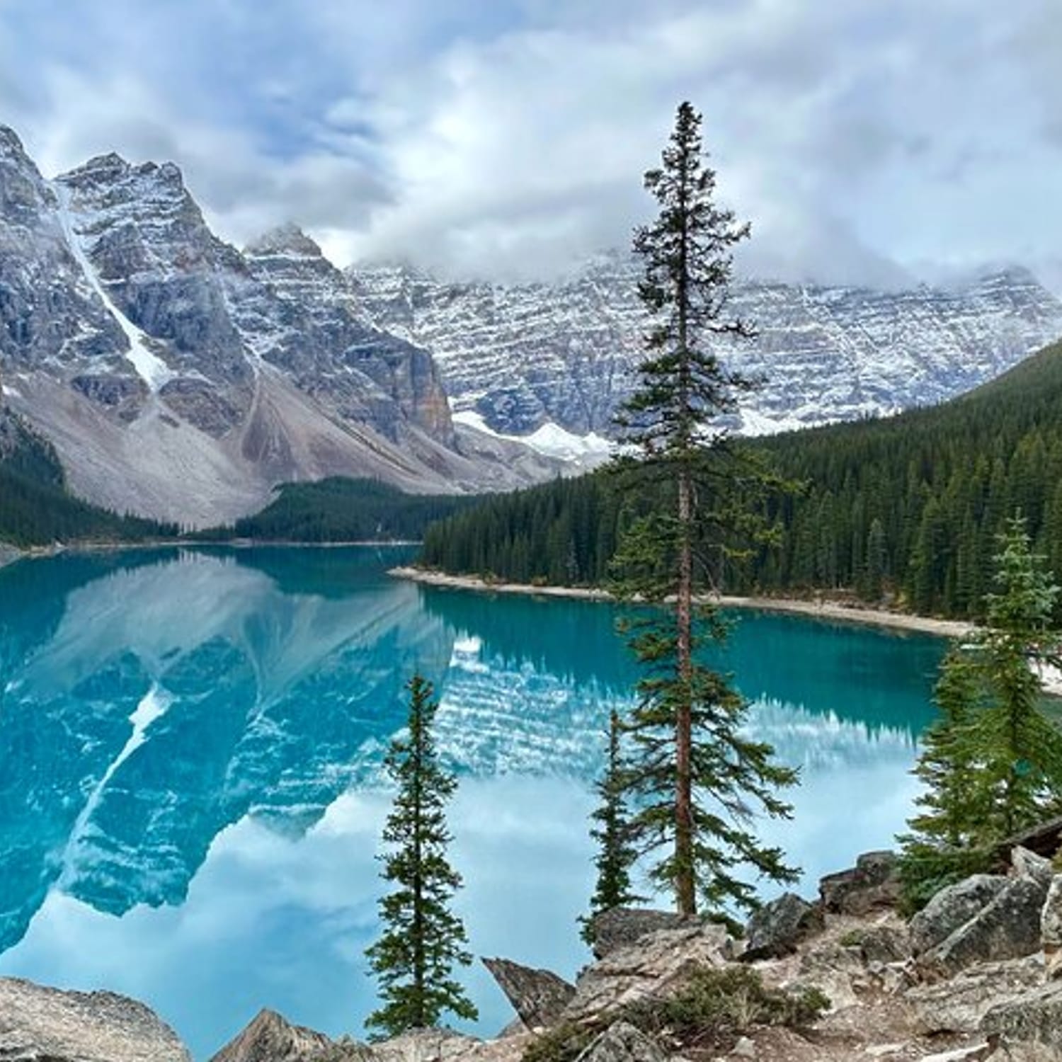 Icefield Parkway with Lake Louise and Moraine Lake Private Tour