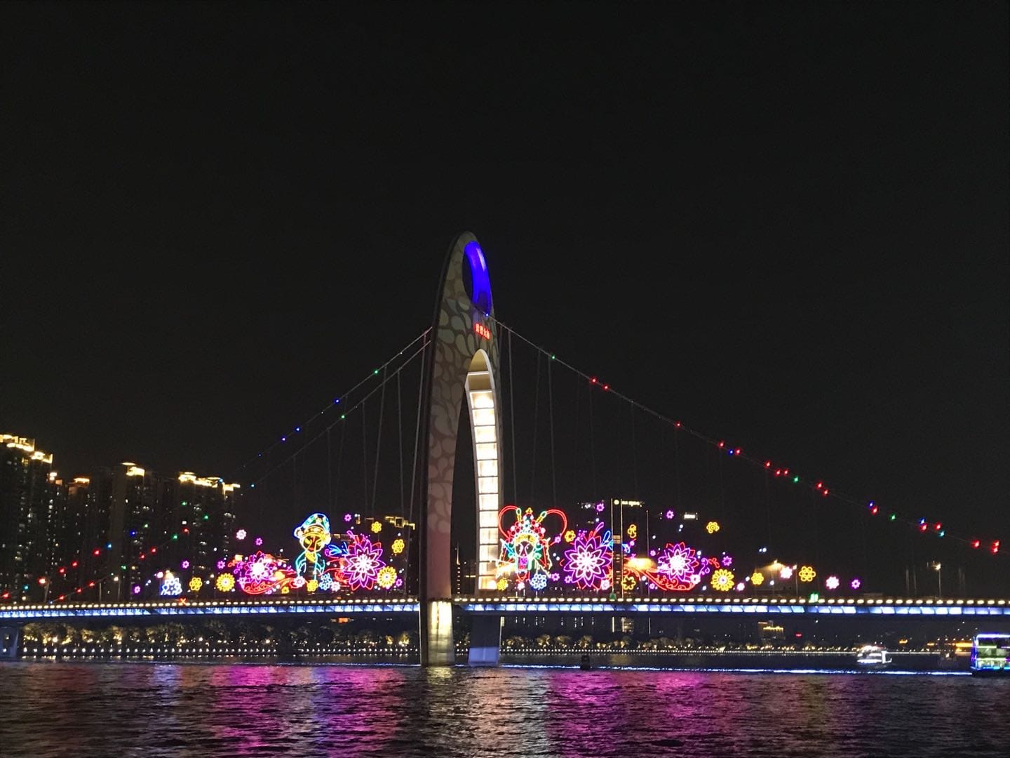 Pearl River Night Cruise in Guangzhou with Private Transfer