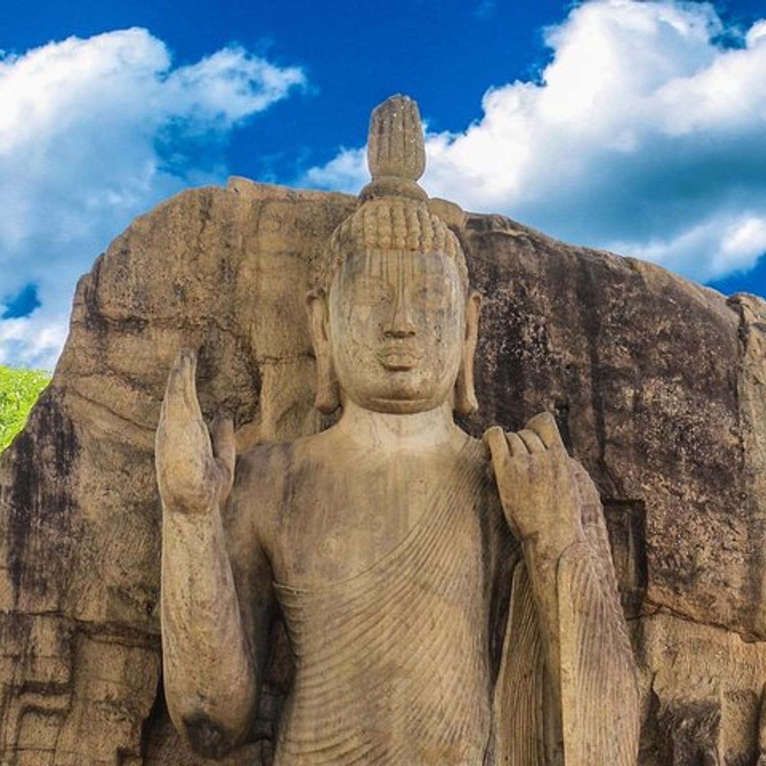 Aukana and Anuradhapura Day Tour From Polonnaruwa