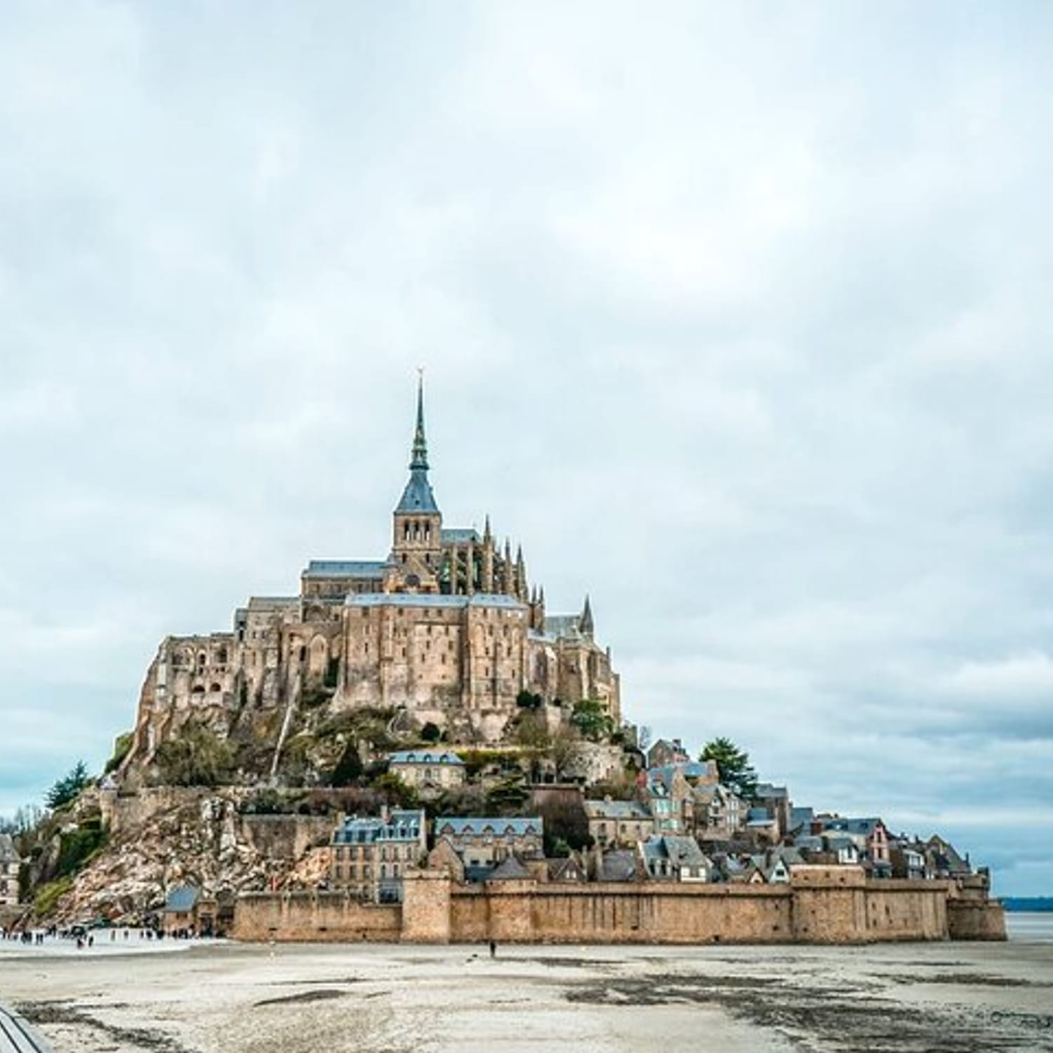Mont Saint Michel Private VIP Tour from CDG Airport Pick up