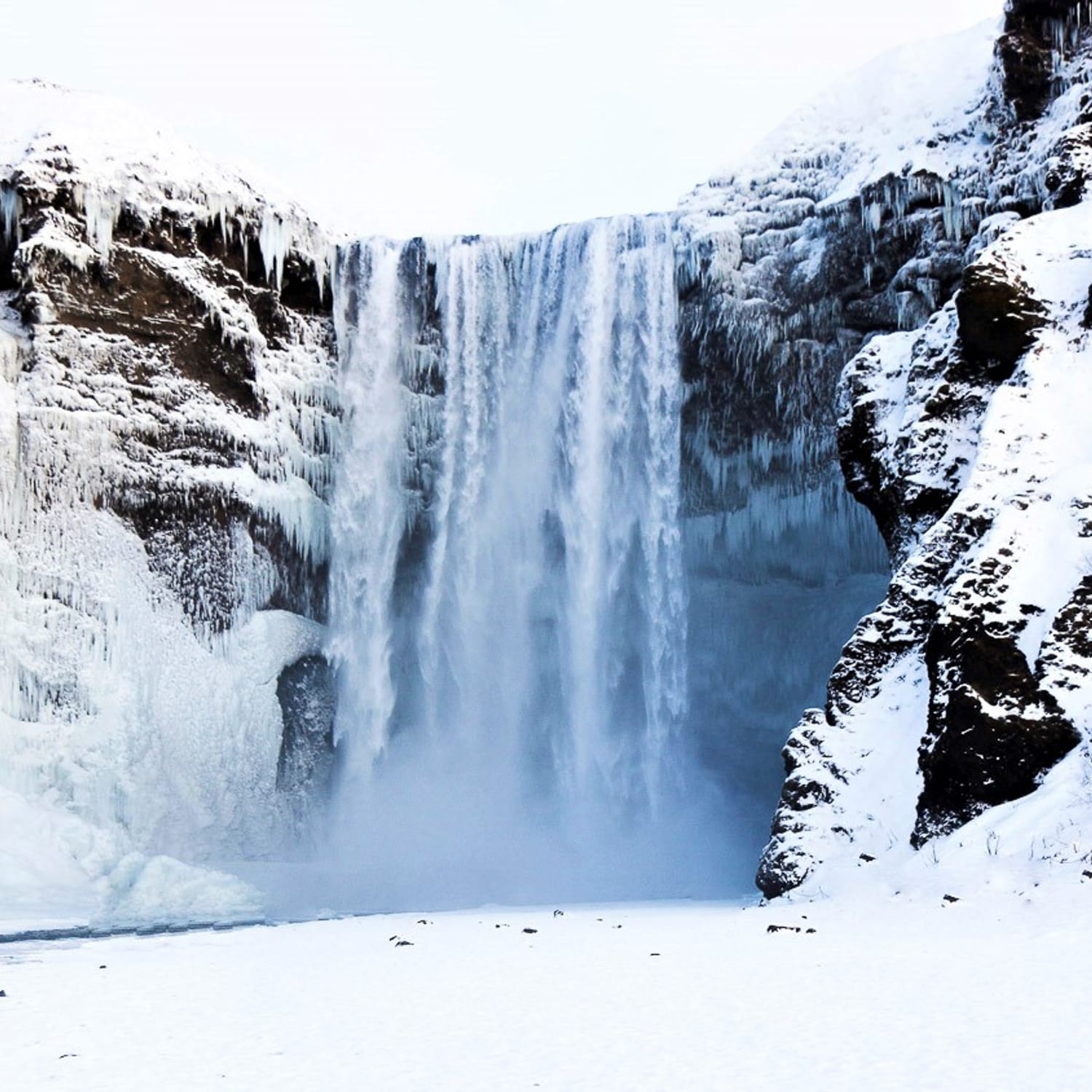 South Coast Small Group Tour: Waterfalls, Glacier & Black Sand Beach