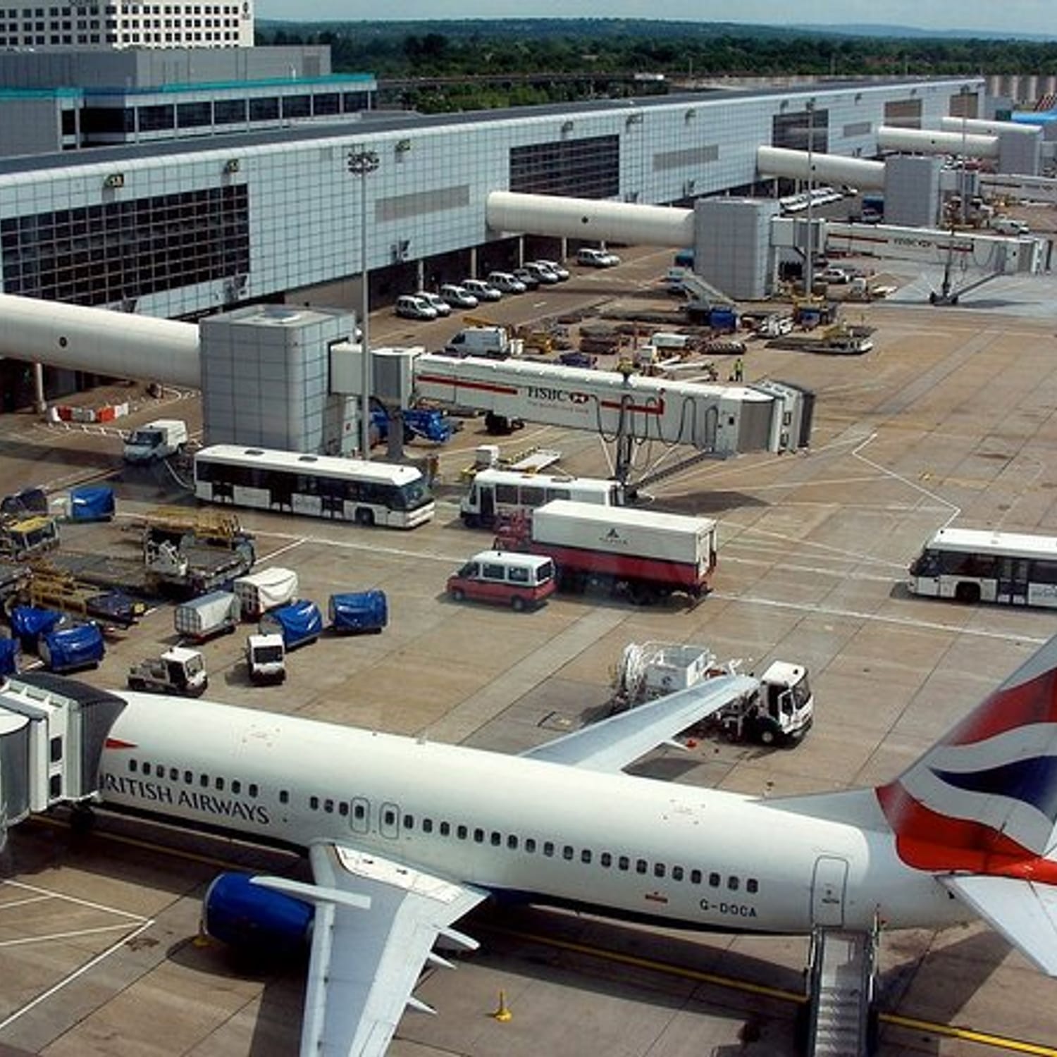Gatwick Airport Private Transfers to/from London (Postcode WC1 to WC2)