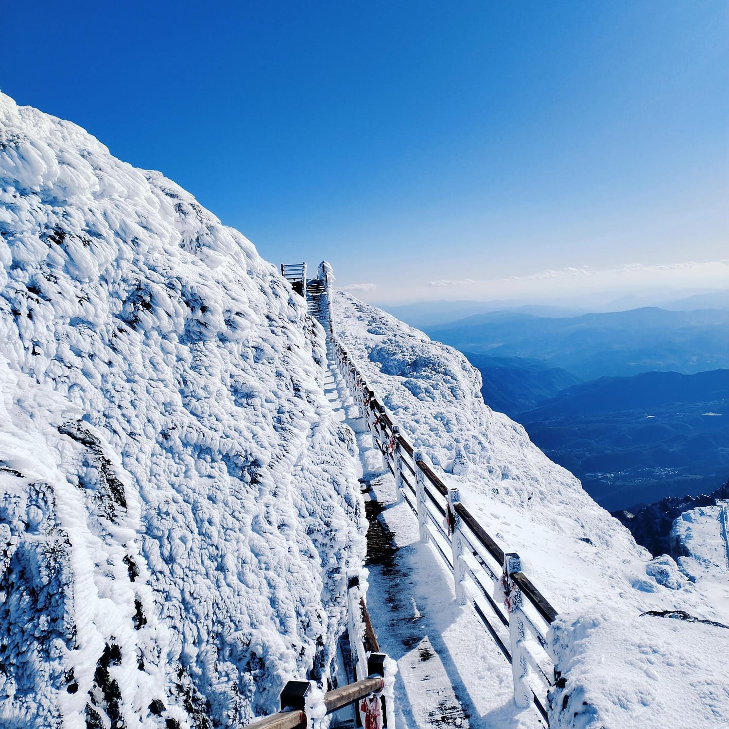 Jiaozi Snow Mountain Overnight Tour with Sunrise Summit Hiking