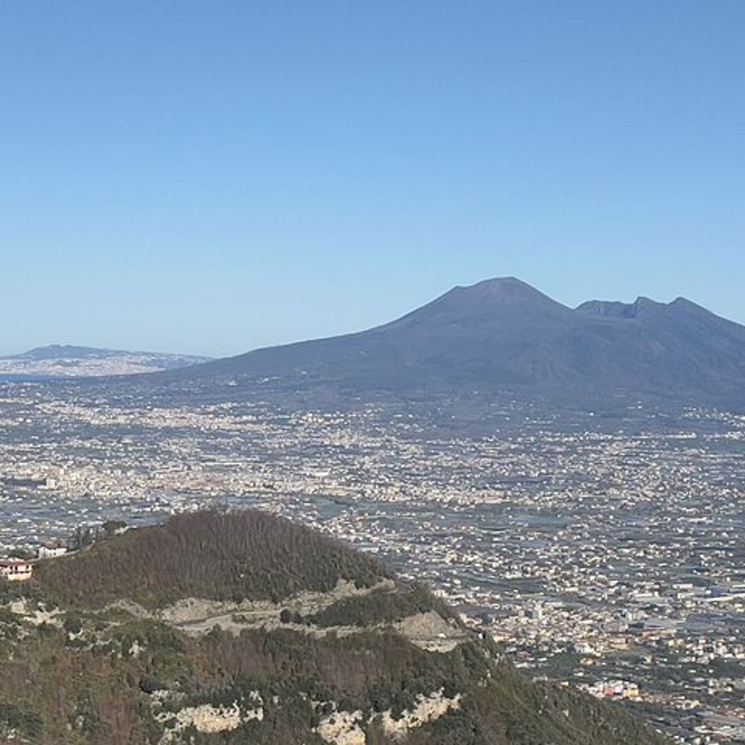 Pompeii & Vesuvius with Lunch & Wine Tasting from Amalfi Coast