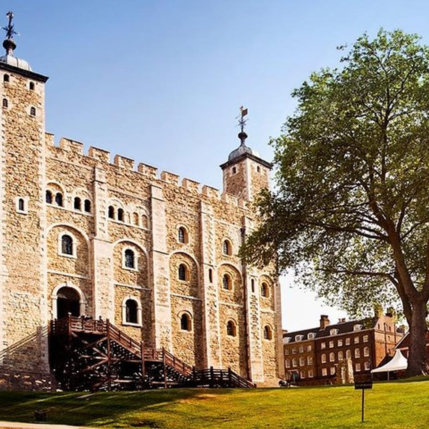 Self-Guided Audio Tour Medieval London: Legends, ghosts and fire