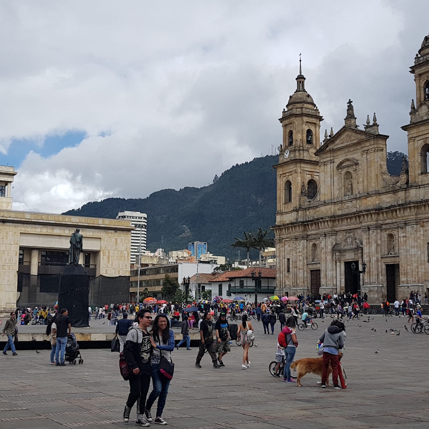 Bogotá y Medellín: entre montañas, rascacielos y el corazón de la ...