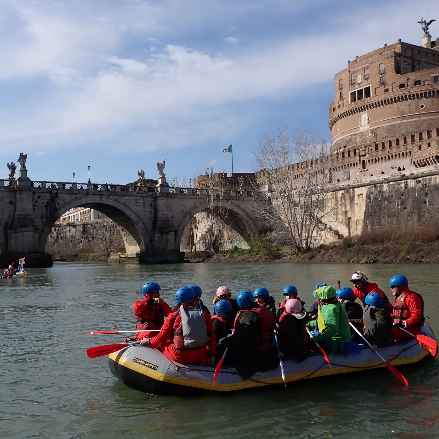 Rome: 2-Hours Rafting Experience in the Tiber River