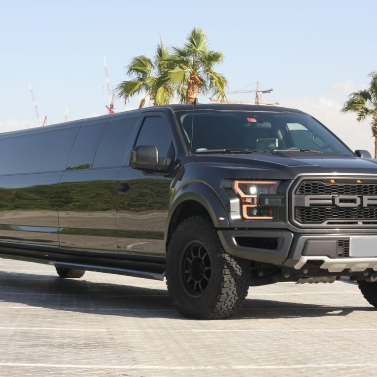 Limo - Ford Raptor - 1 Hour