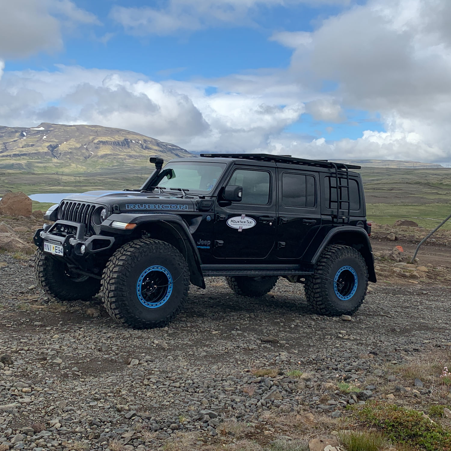 Private Super Jeep with driver guide